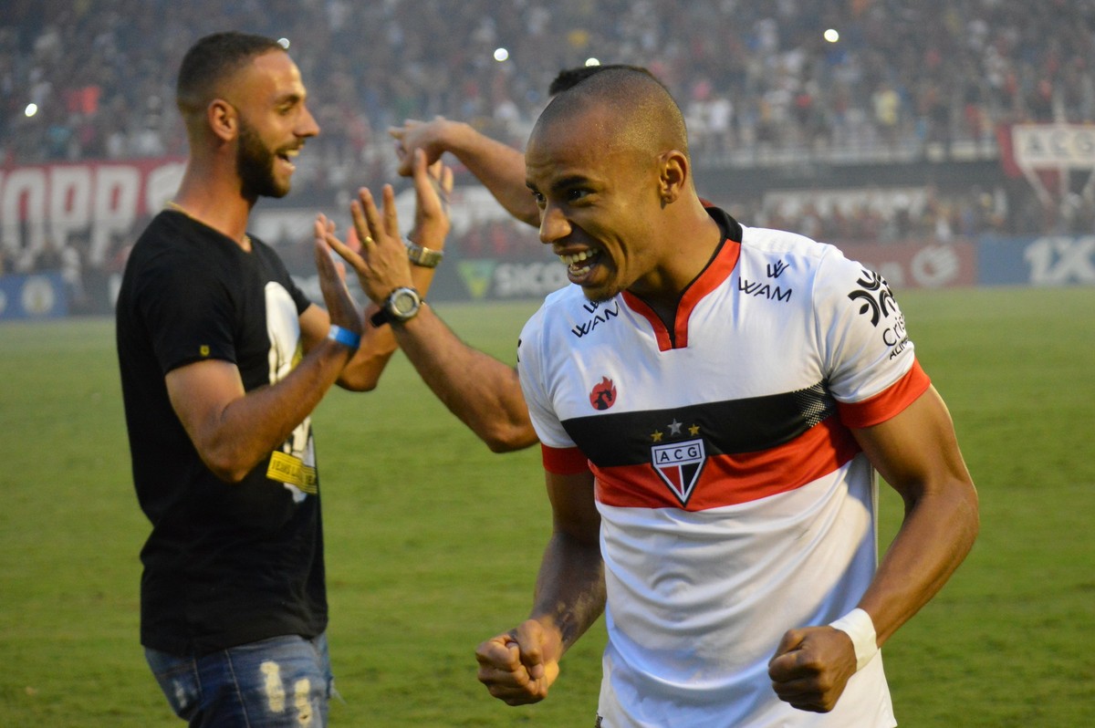 Reginaldo confirma acerto para seguir no Atlético-GO e aguarda só o ...