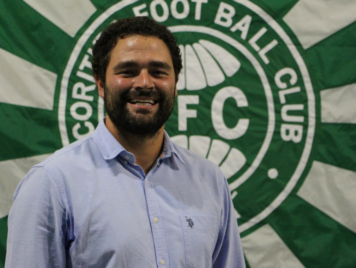 Com início turbulento e futuro desafiador, Samir completa um ano à ...