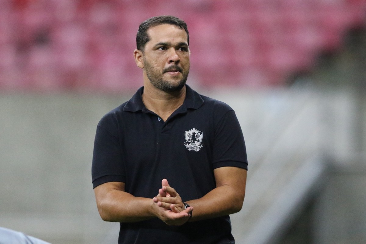 Campinense demite Luan Carlos e anuncia Dico Woolley como novo técnico ...
