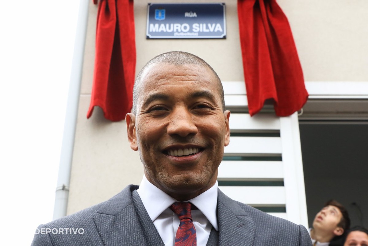 Tetracampeão em 94 e ídolo do La Coruña, Mauro Silva vira nome de rua ...