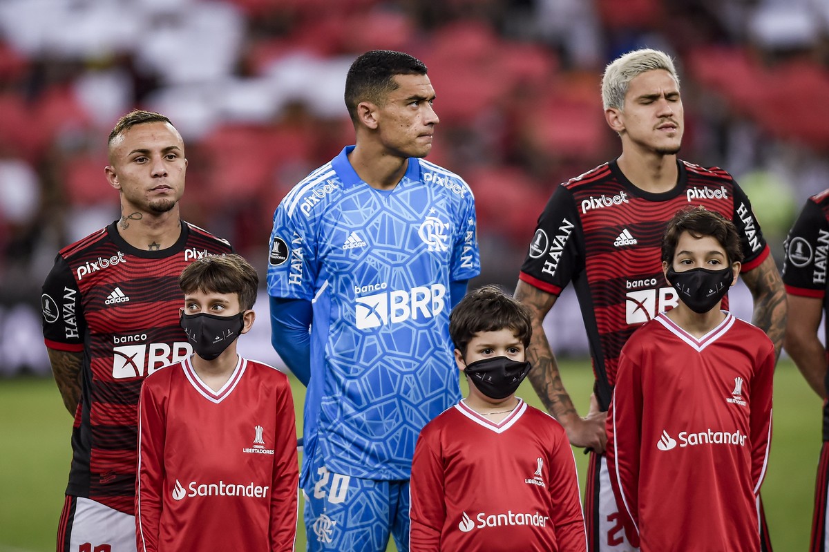 Protagonista discreto do Flamengo, Santos enfrentará ex-clube na final ...