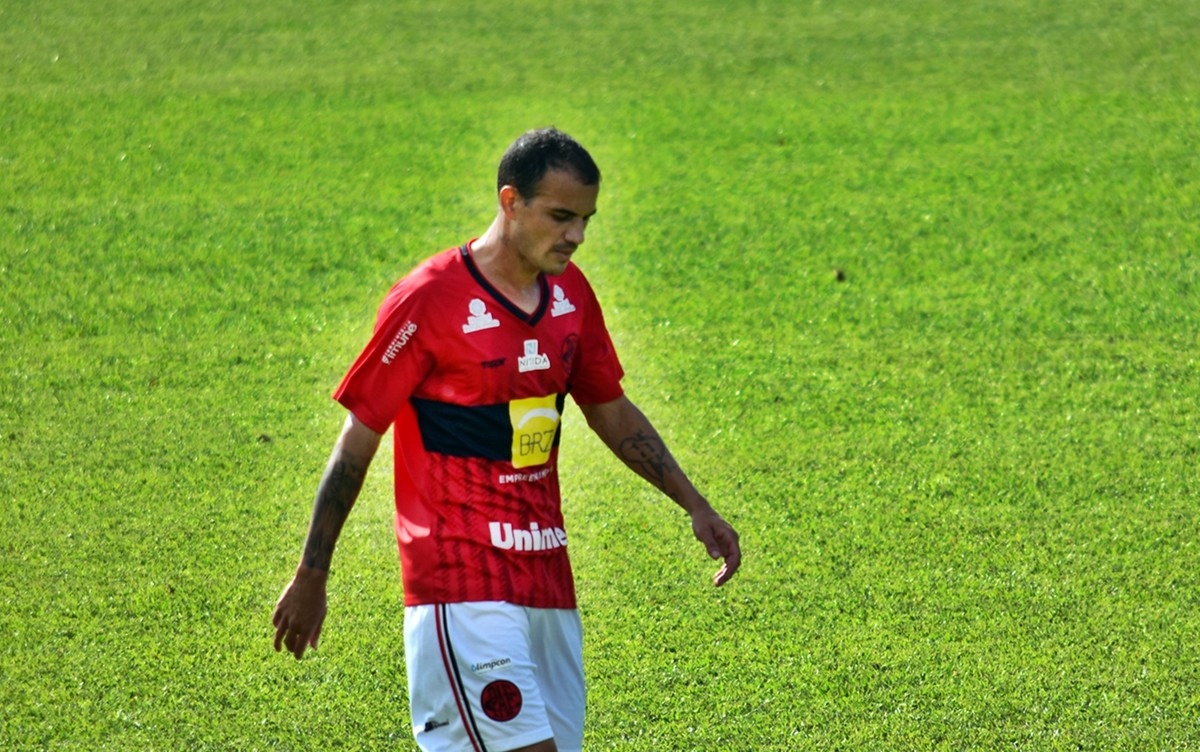 Lateral Nando tem retorno anunciado pelo Pouso Alegre para temporada ...