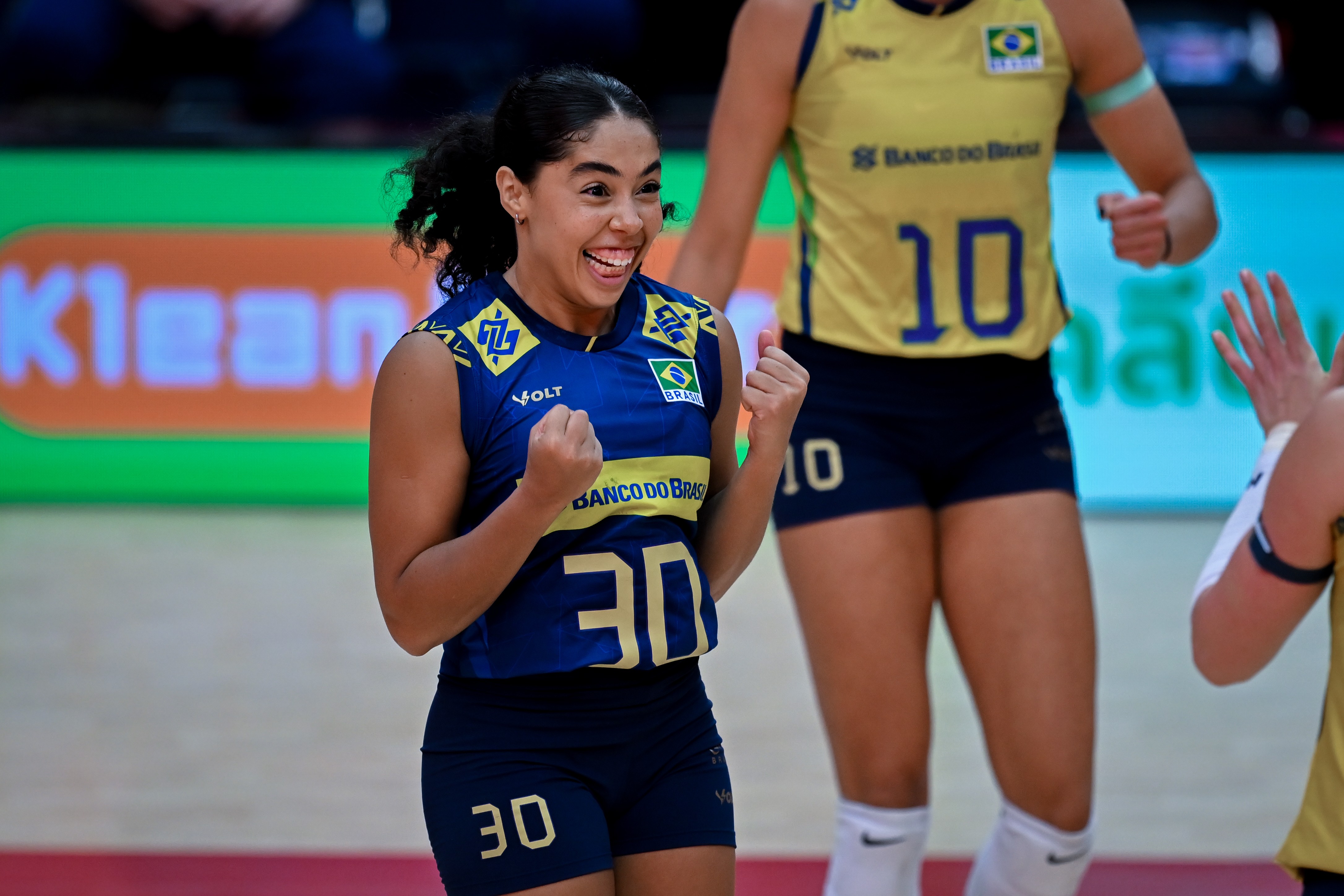 Marcelle celebra bronze no Mundial e se orgulha sobre comparações com ...