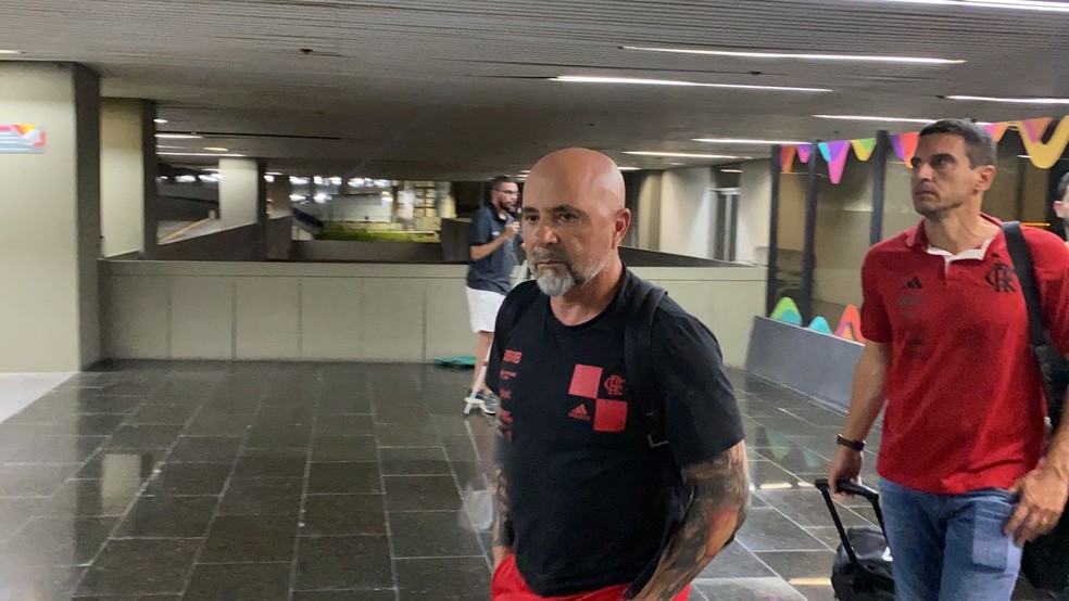 Flamengo chega ao Rio com reforço na segurança, mas sem protesto de ...