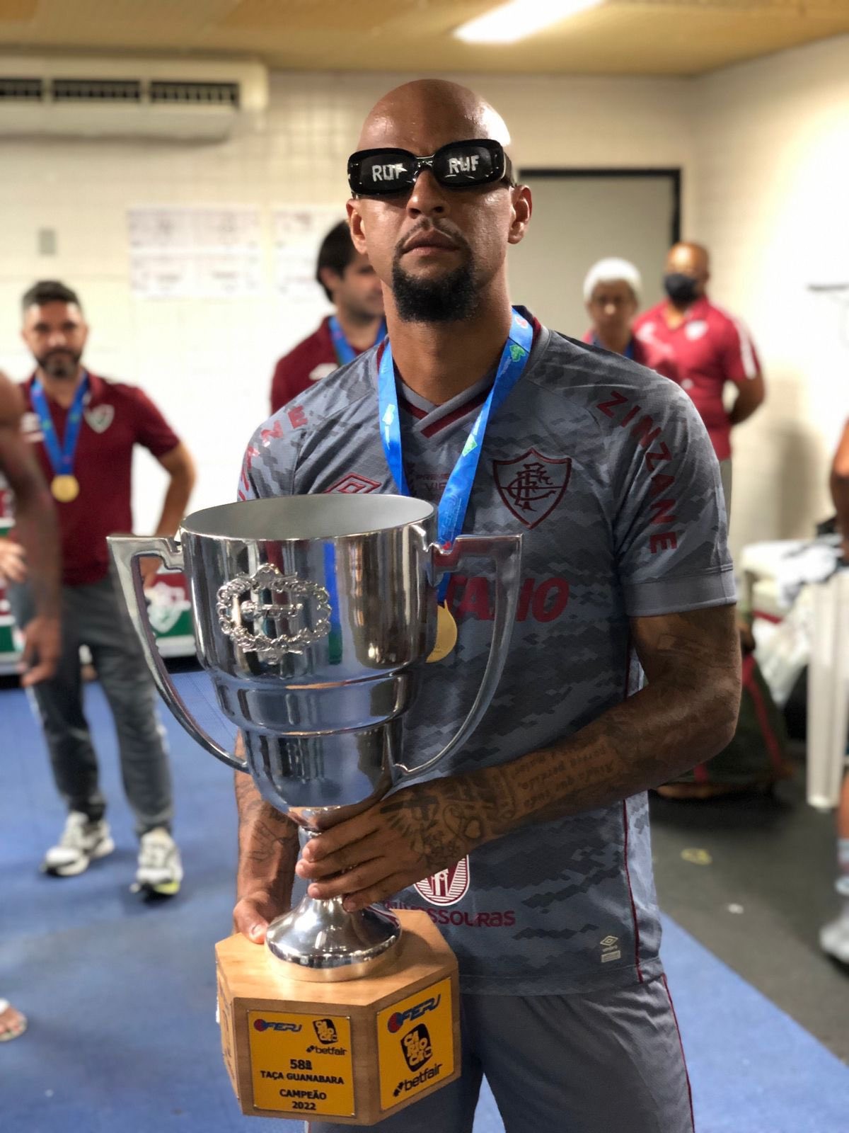 Felipe Melo comemora primeira taça pelo Fluminense "em casa": "Certeza ...
