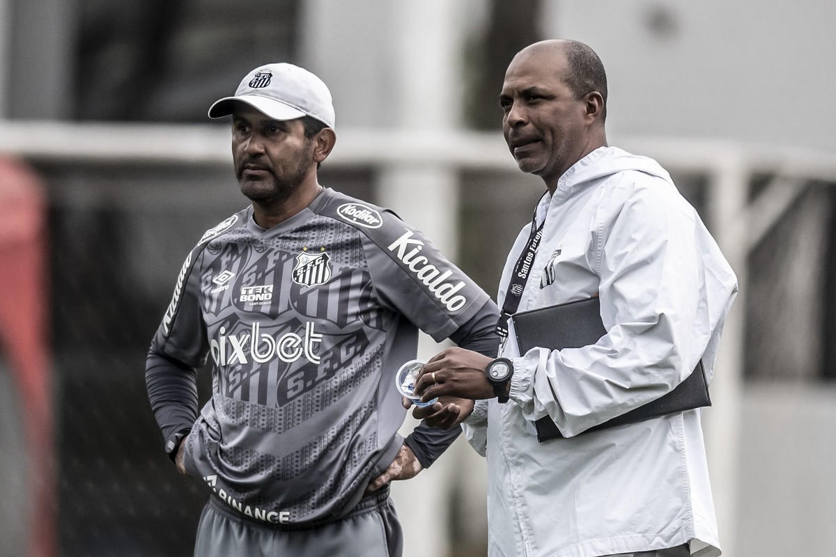 Orlando Ribeiro comanda primeiro treino no Santos só com reservas ...