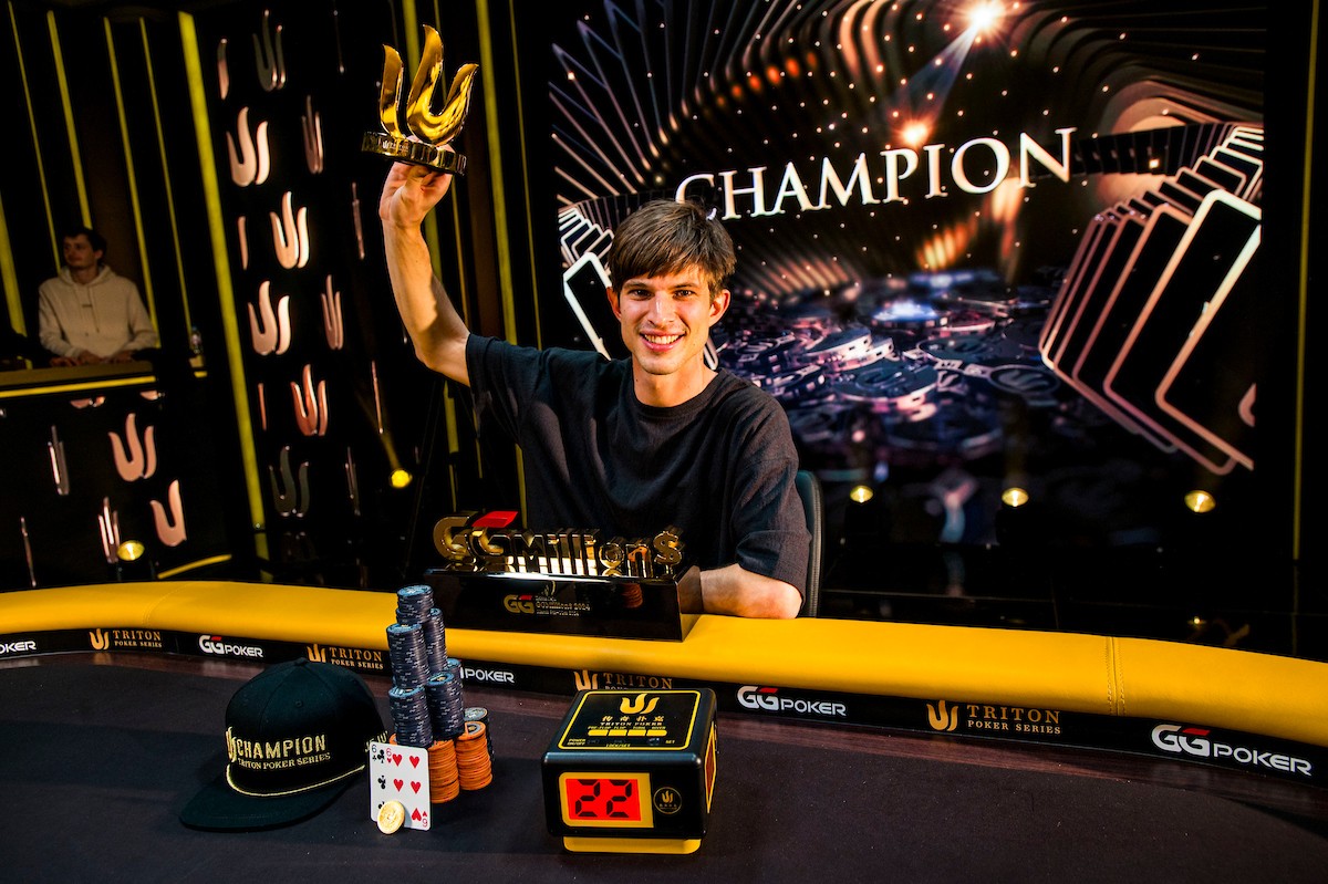 Ex-jogador de futebol vence torneio de poker e fatura premiação ...
