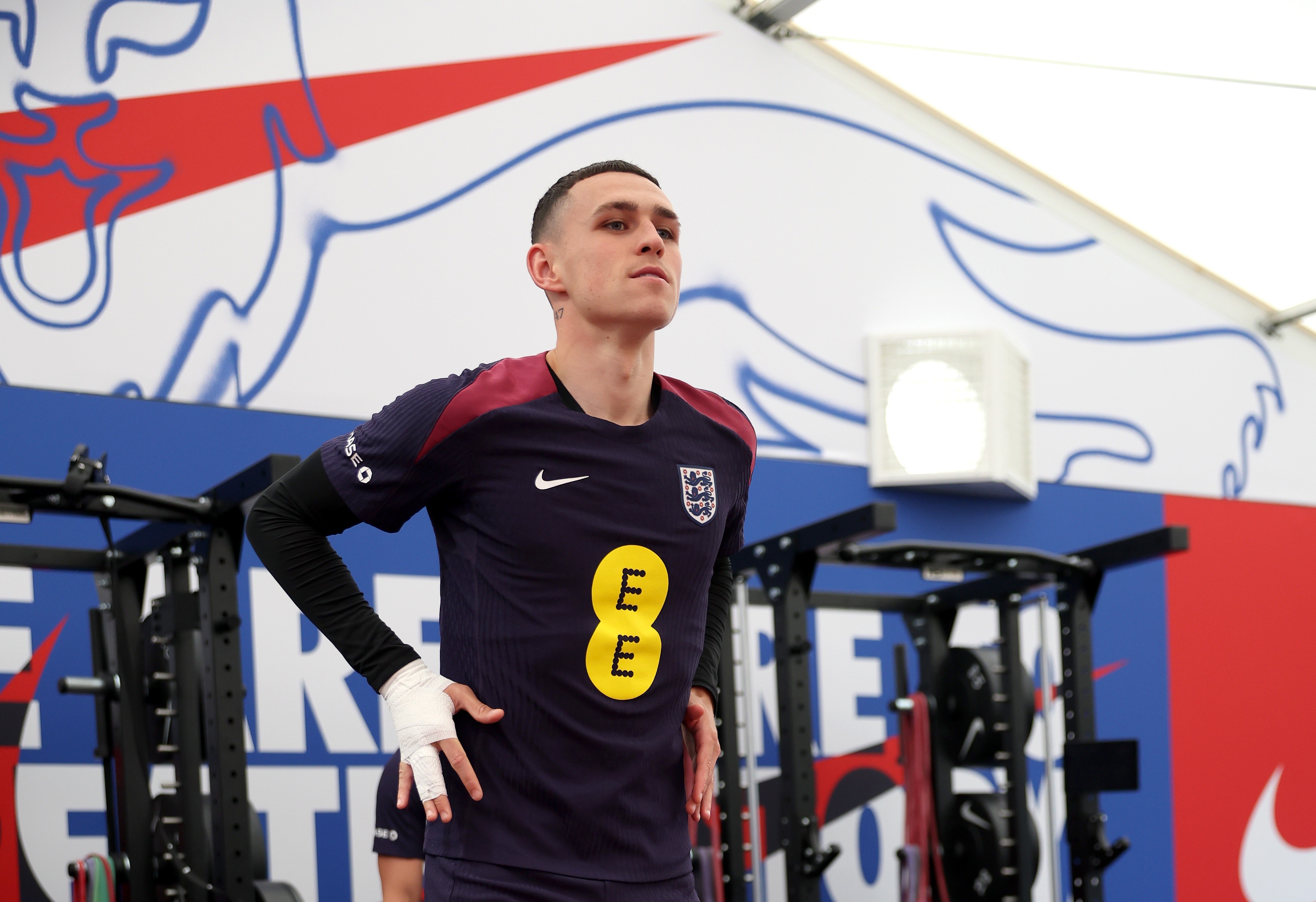 Foden se reapresenta à Inglaterra após nascimento do terceiro filho | Ge