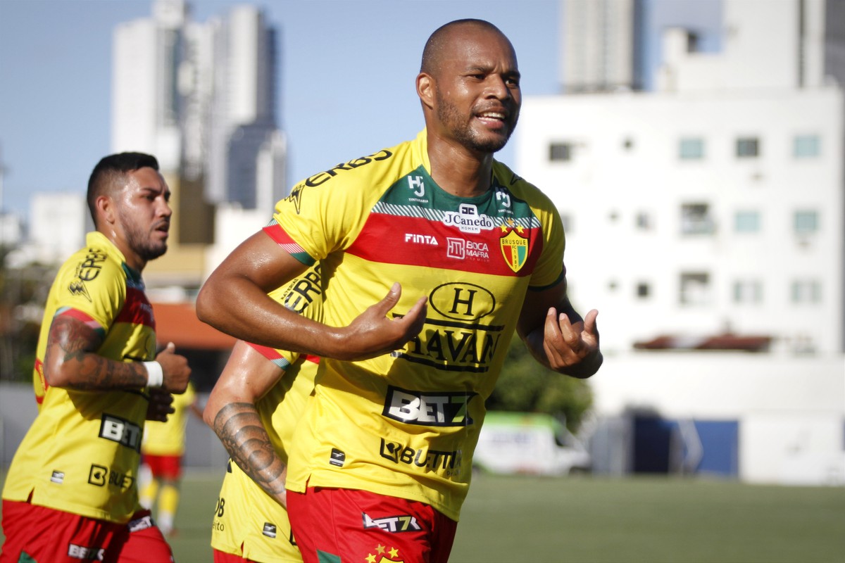 Olávio deixa o Brusque após receber proposta de outro clube | brusque | ge