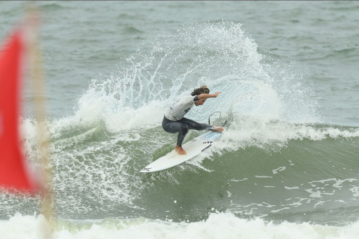 Anote esse nome: Ryan Martins | nas linhas do surf | ge