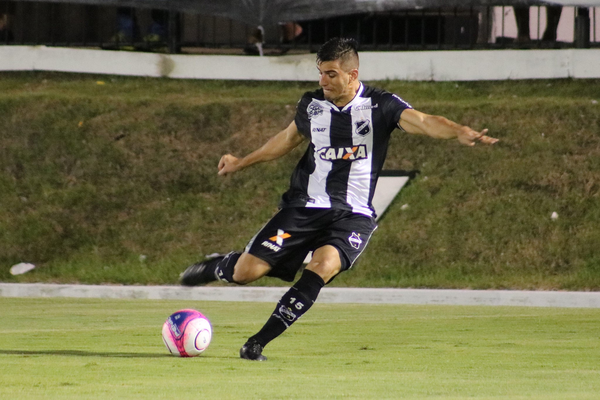 Central anuncia contratação de volante ex-ABC