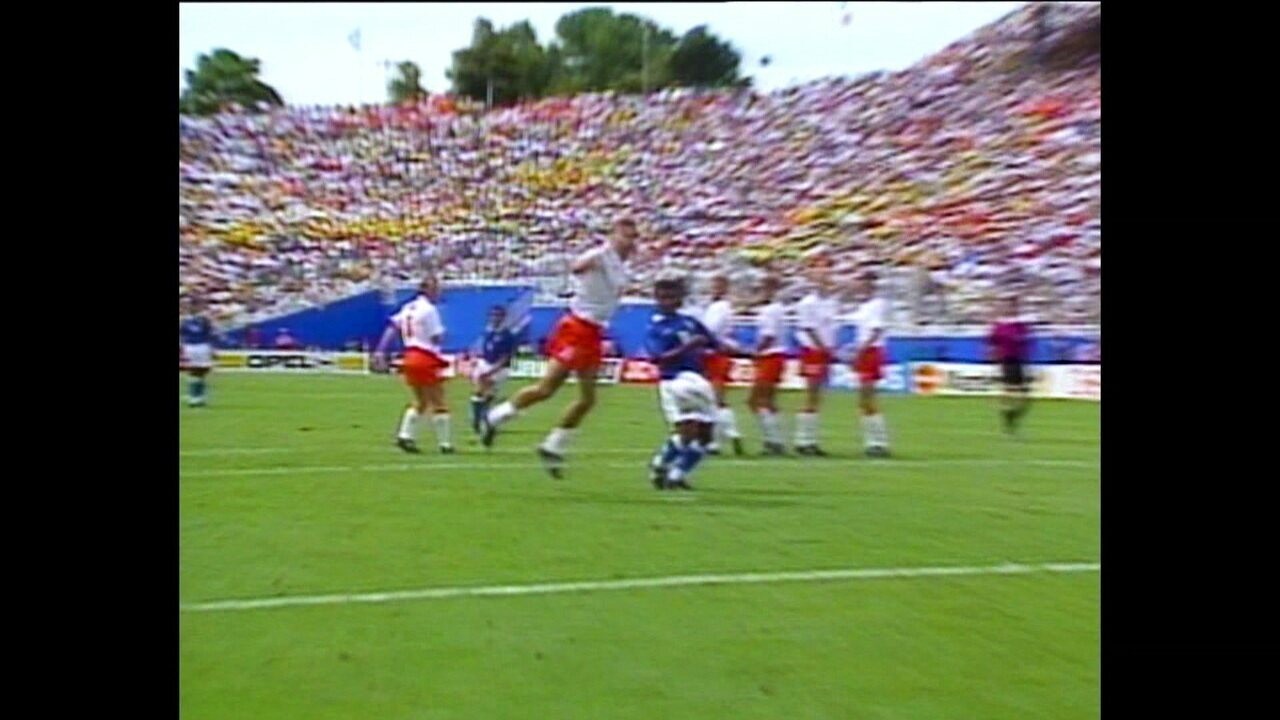 Herói no tetra e multicampeão na base, Branco completa 60 anos ...