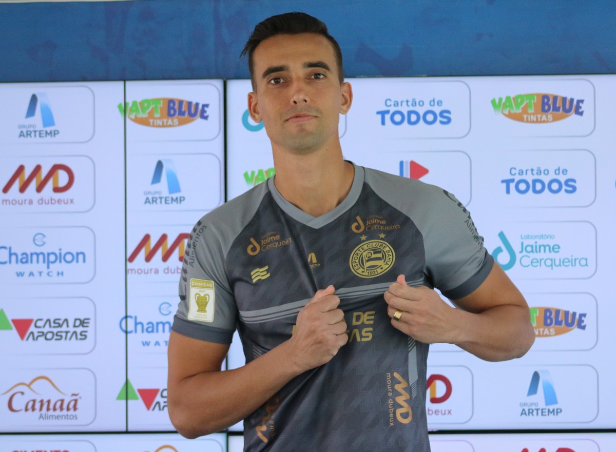 Sem jogar pelo Bahia, goleiro César acerta rescisão de contrato para ...