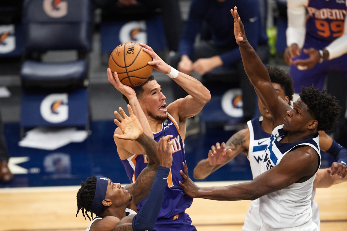 Brooker marca 43 pontos, e Suns batem Wolves com tranquilidade | nba | ge