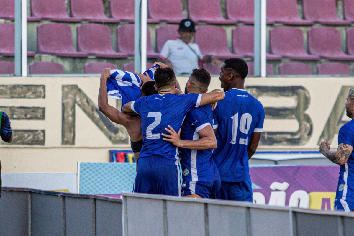 Baixinho Negueba comenta gol de cabeça em clássico: “Tenho impulsão ...