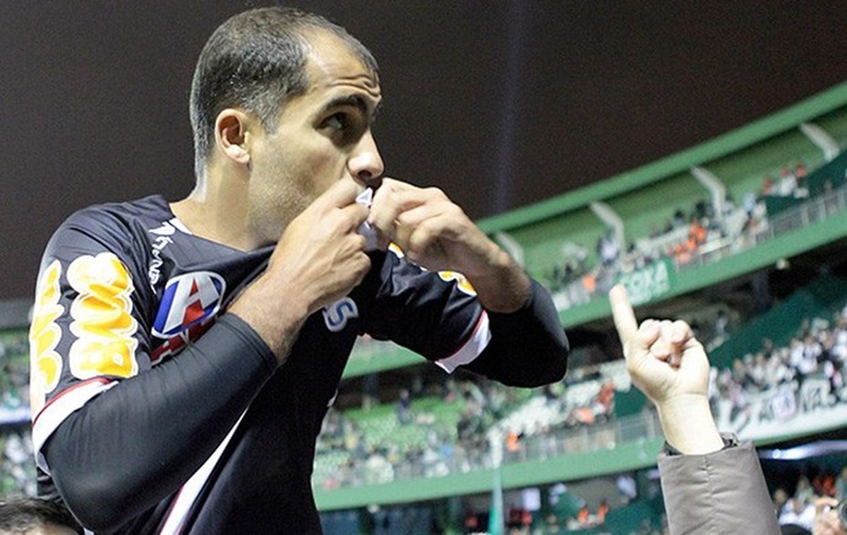 Dez anos depois, Felipe volta a São Januário, onde fez história: "Vivi ...