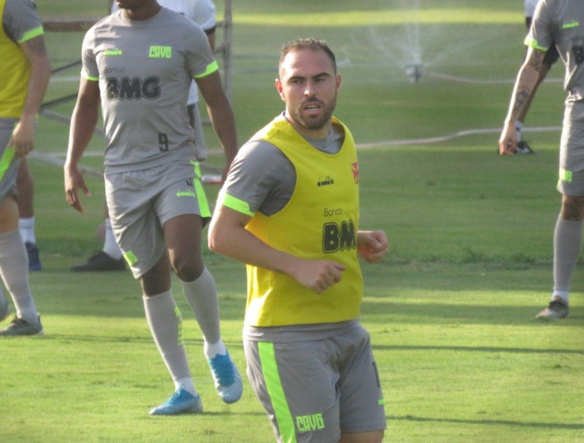 Com Bruno César, Luxemburgo arma o Vasco no último treino antes de ...