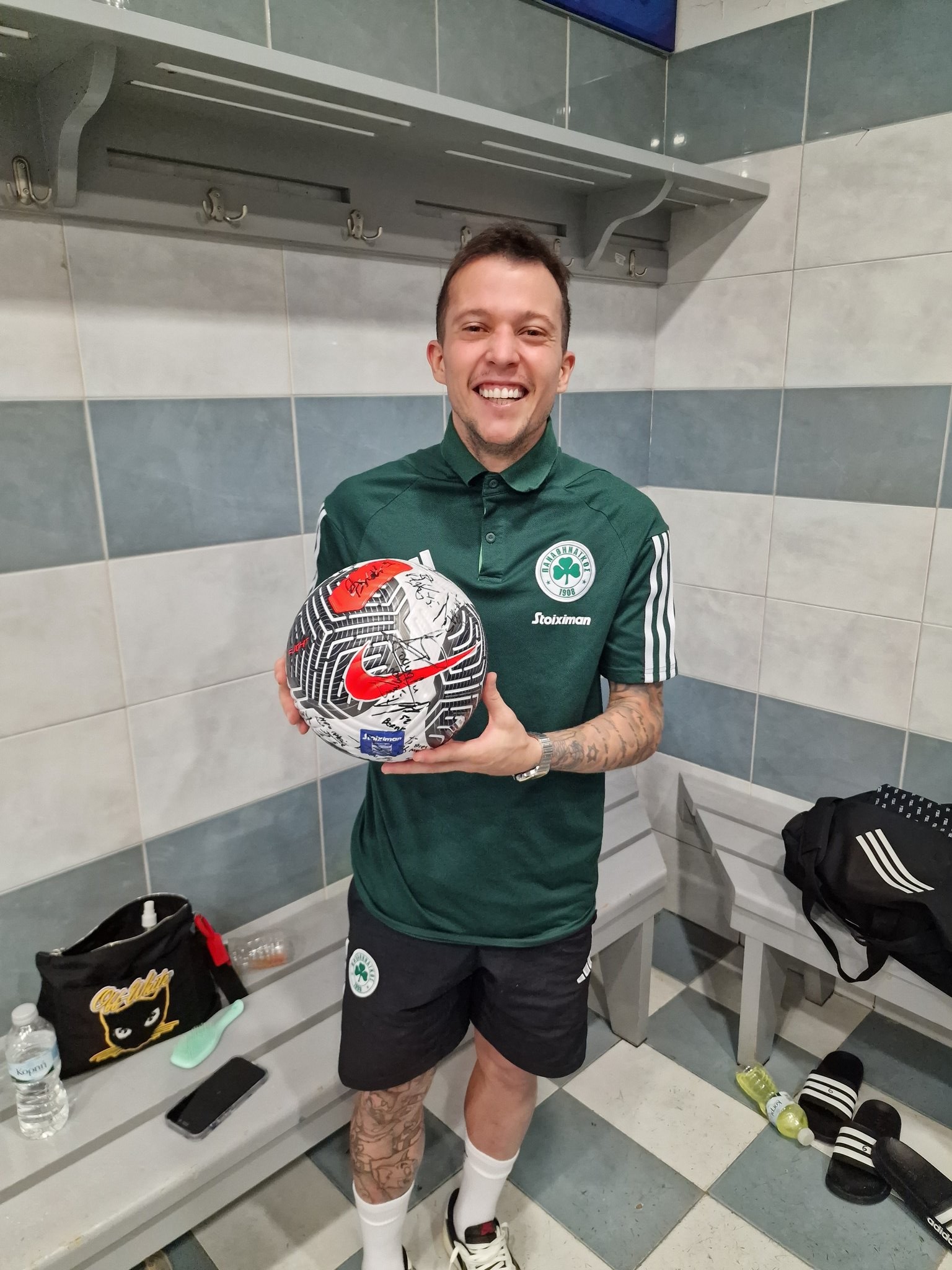 Bernard faz hat-trick em goleada do Panathinaikos: "Sem palavras ...
