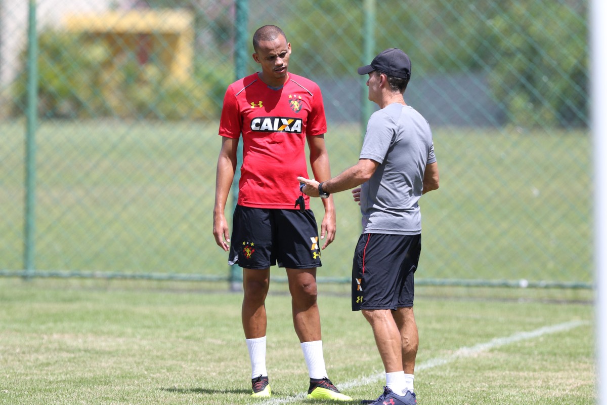 Cleberson treina parte física em primeiro trabalho com grupo do Sport ...
