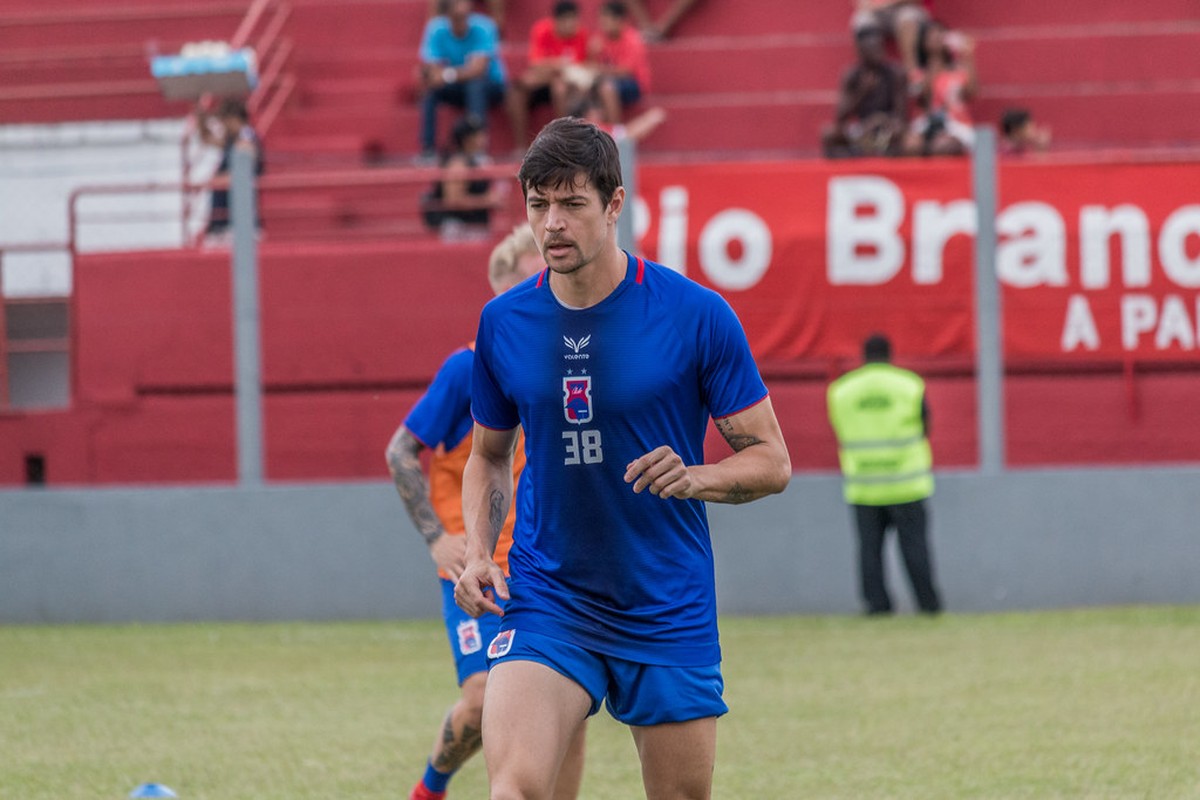 Zagueiro Fernando Timbó não renova e deixa o Paraná Clube | paraná ...