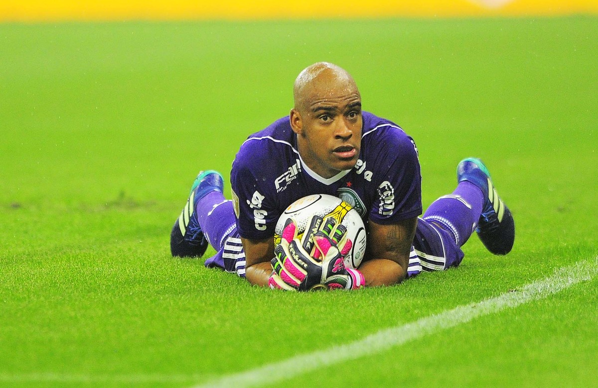 Após polêmicas, Jailson volta ao tribunal sob risco de perder final ...