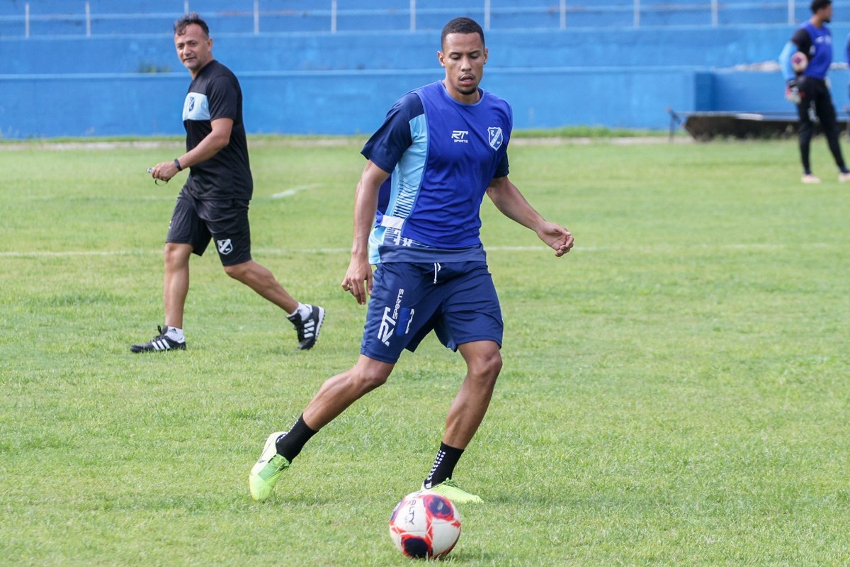 Taubaté acerta renovação com o lateral-direito Danilo Sousa para a ...