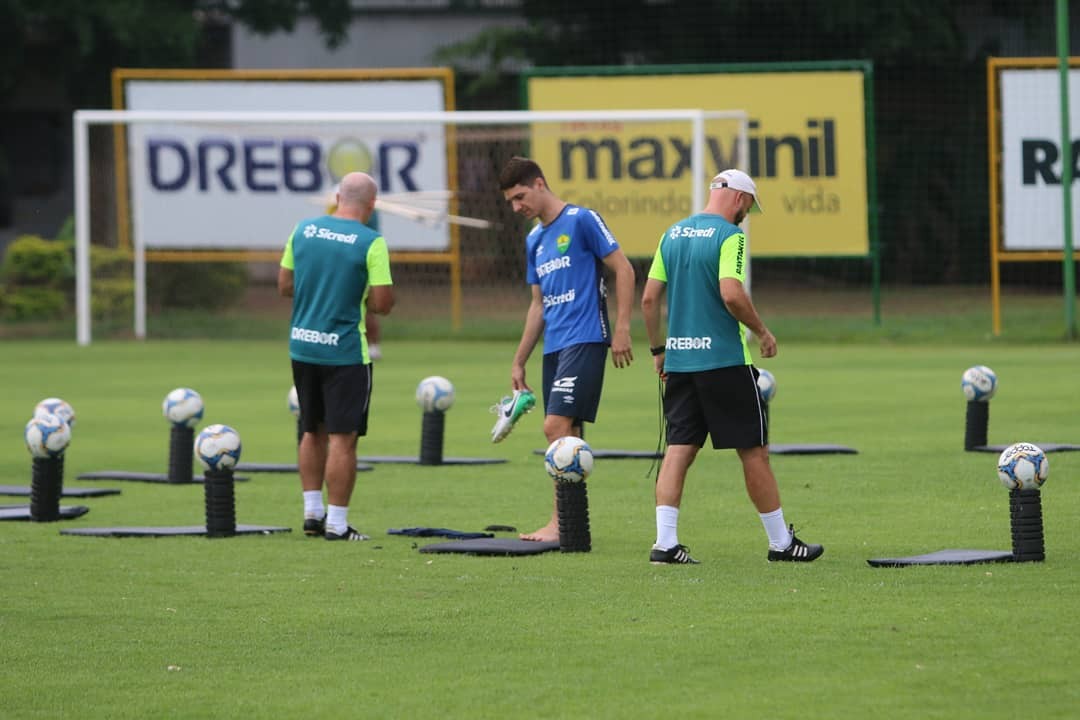 Alê e Rodolfo treinam e devem reforçar o Cuiabá diante do Vitória; veja ...