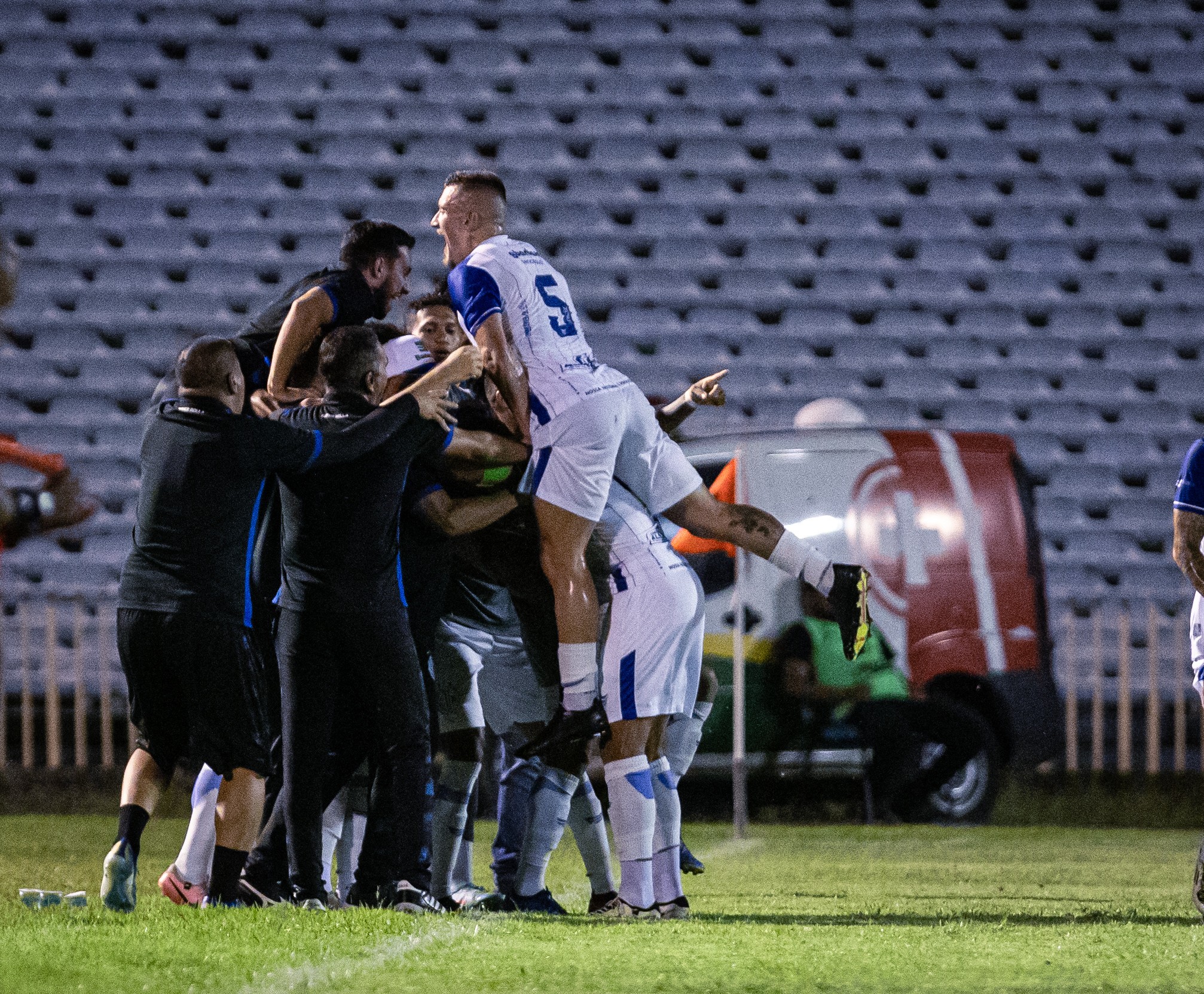 Confiança avança na Copa do Brasil e “exorciza fantasma” | Ge