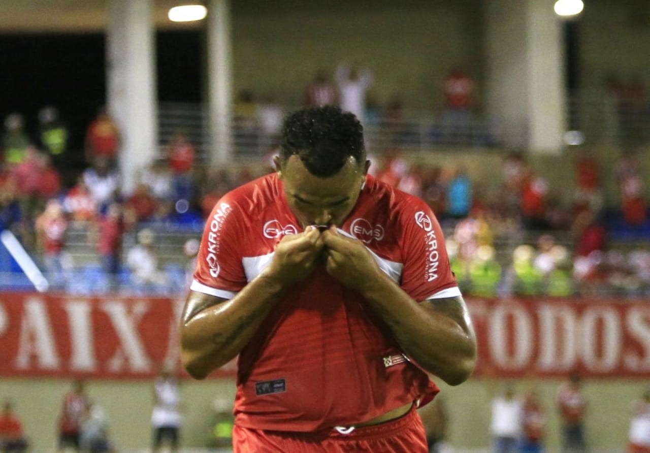 Zé Carlos entra no segundo tempo e ajuda CRB a não perder em casa ...