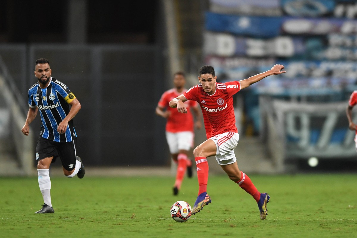 Praxedes começa a treinar no Bragantino; Massa Bruta vai contratar ...