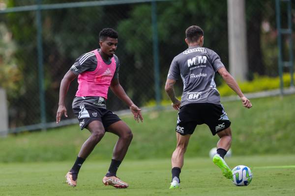 Escalação do Atlético-MG: Saravia e Lemos ainda são dúvidas; Jemerson ...