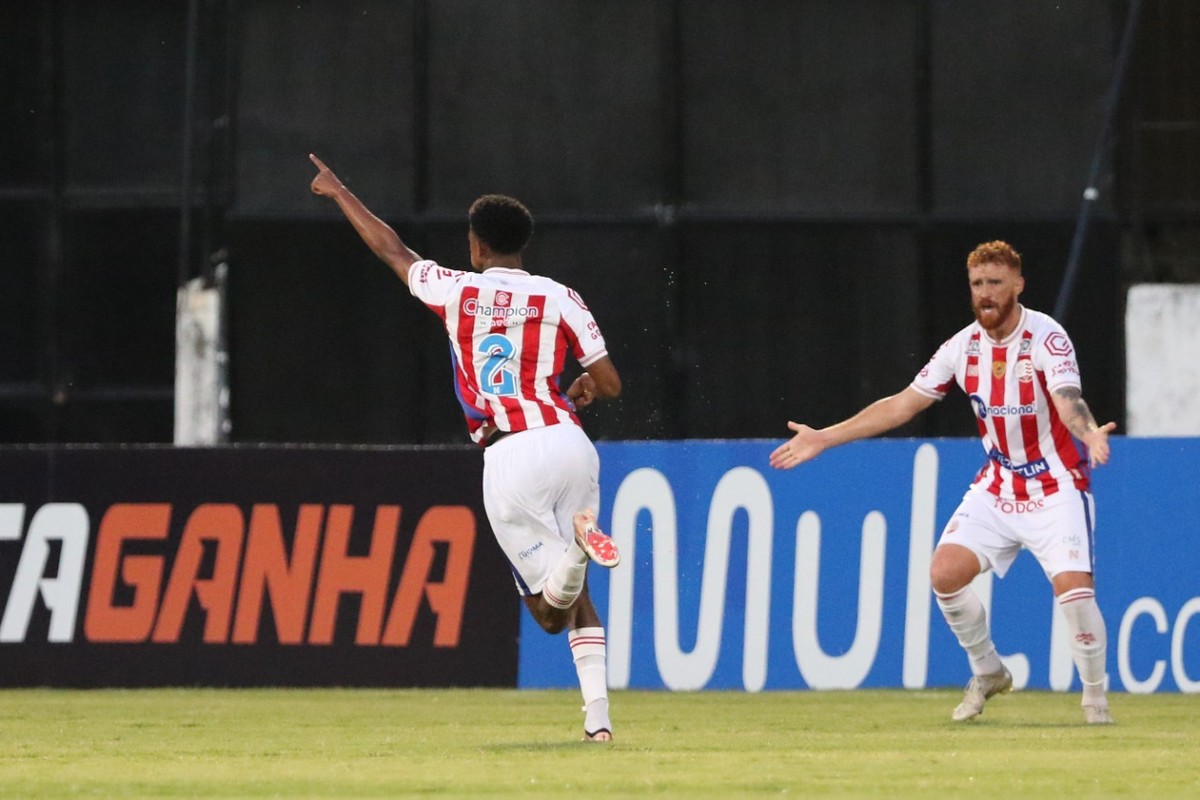 Anílson vai "do inferno ao céu" pelo Náutico em clássico e marca ...
