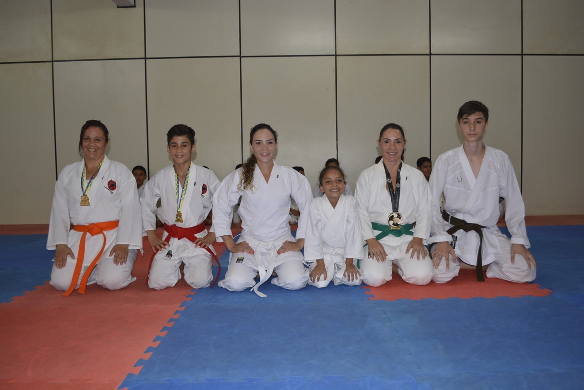 Mães fortalecem vínculo com filhos em aulas de karatê em Ariquemes, RO | Ge
