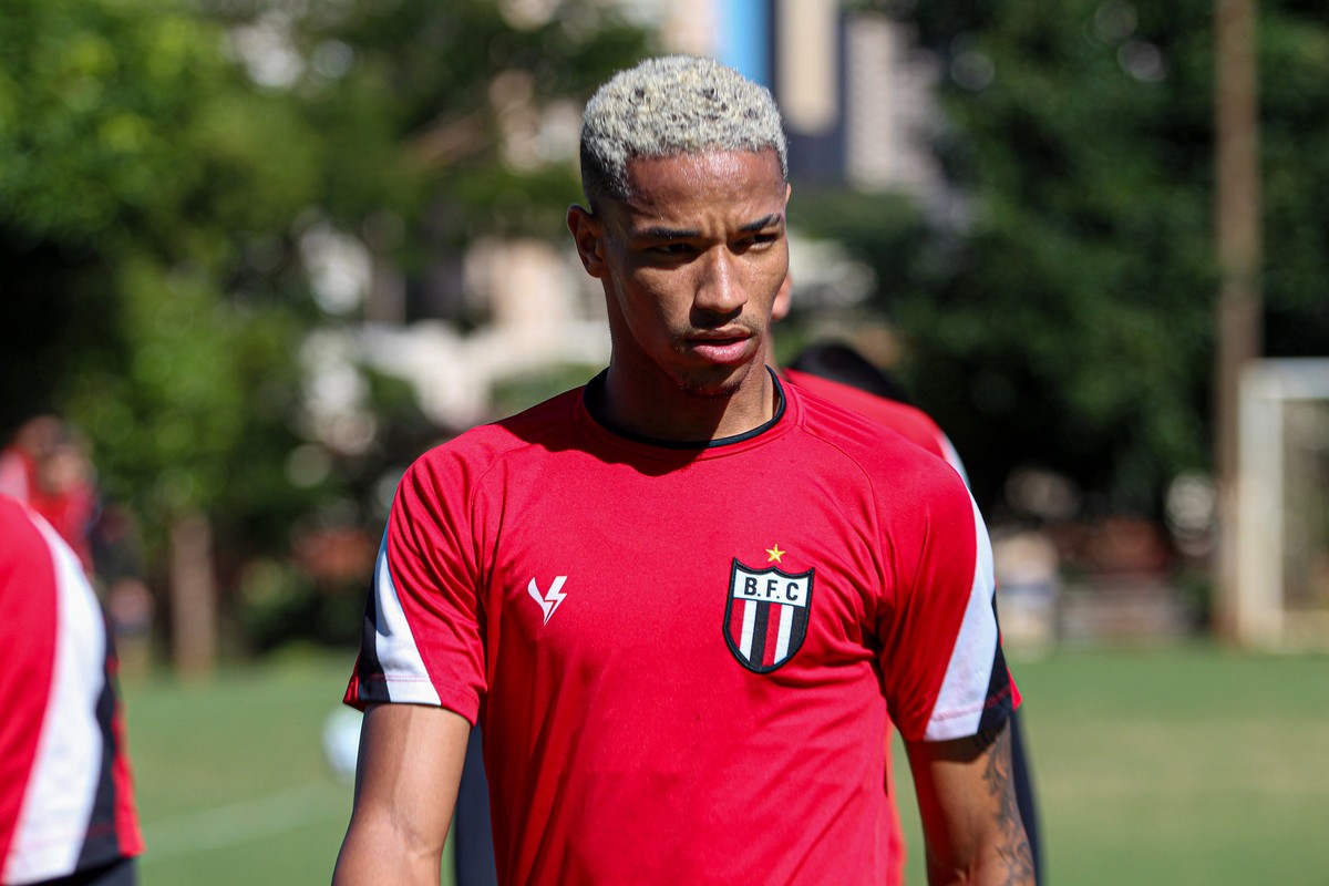 Lucas Cardoso se diz pronto para jogar pelo Botafogo-SP; estreia deve ...