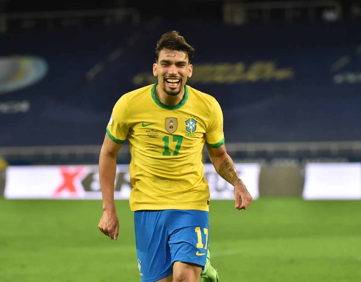 Paquetá sofre corte na perna após entrada de López, mas "está bem ...