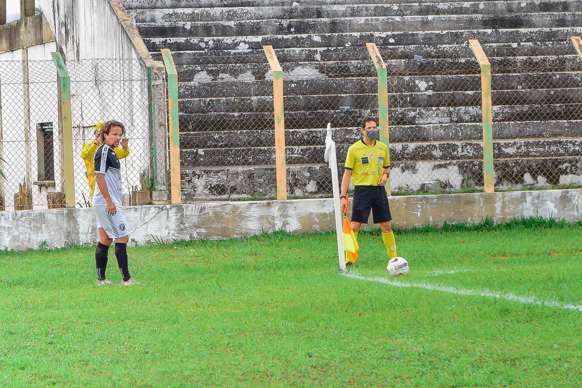 Comercial-PI confirma acerto com lateral Laerth, atacante Thierry e destaque do Picos na Copinha ...