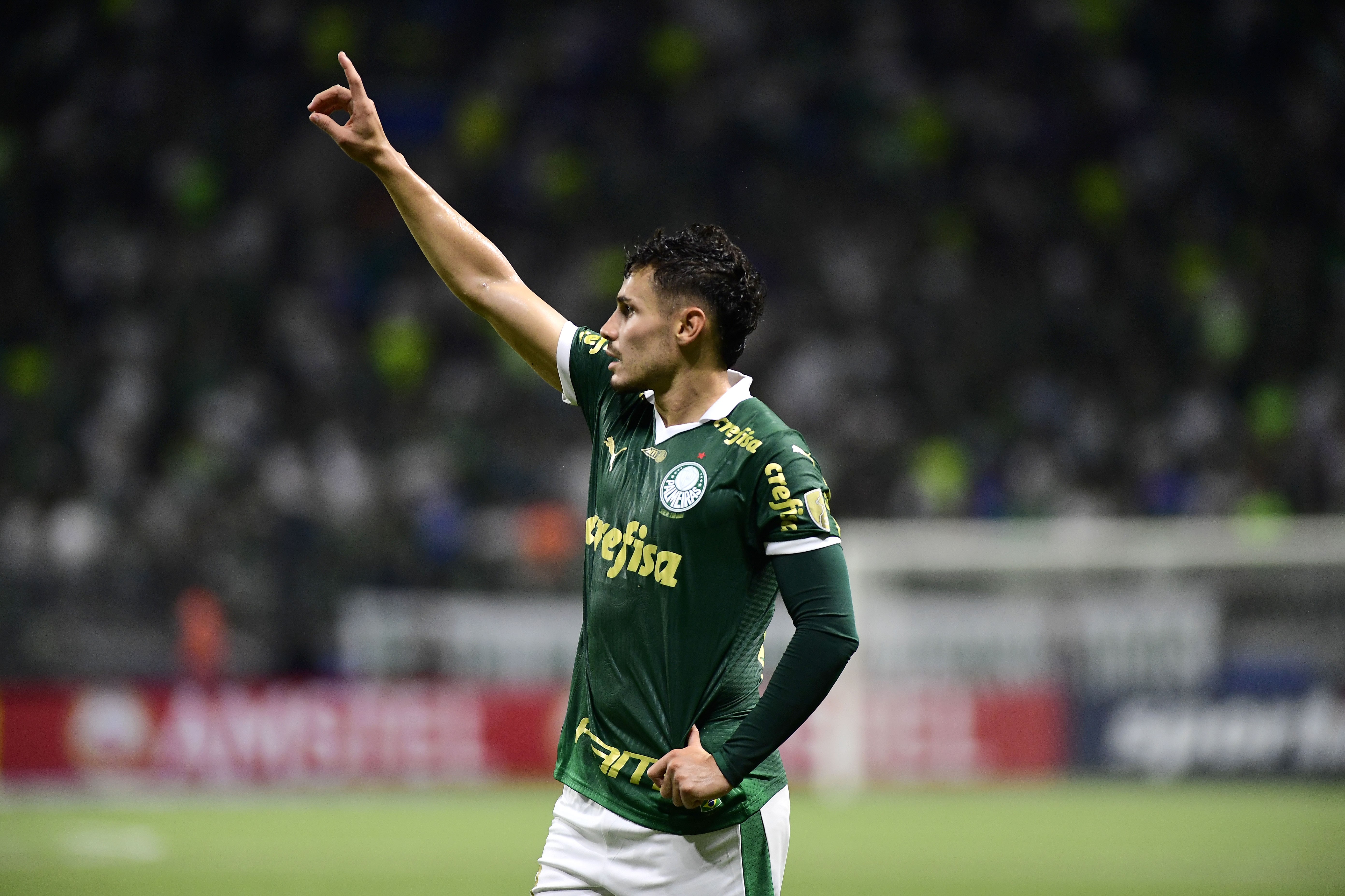 Raphael Veiga cita Kaká após três assistências pelo Palmeiras e diz ...