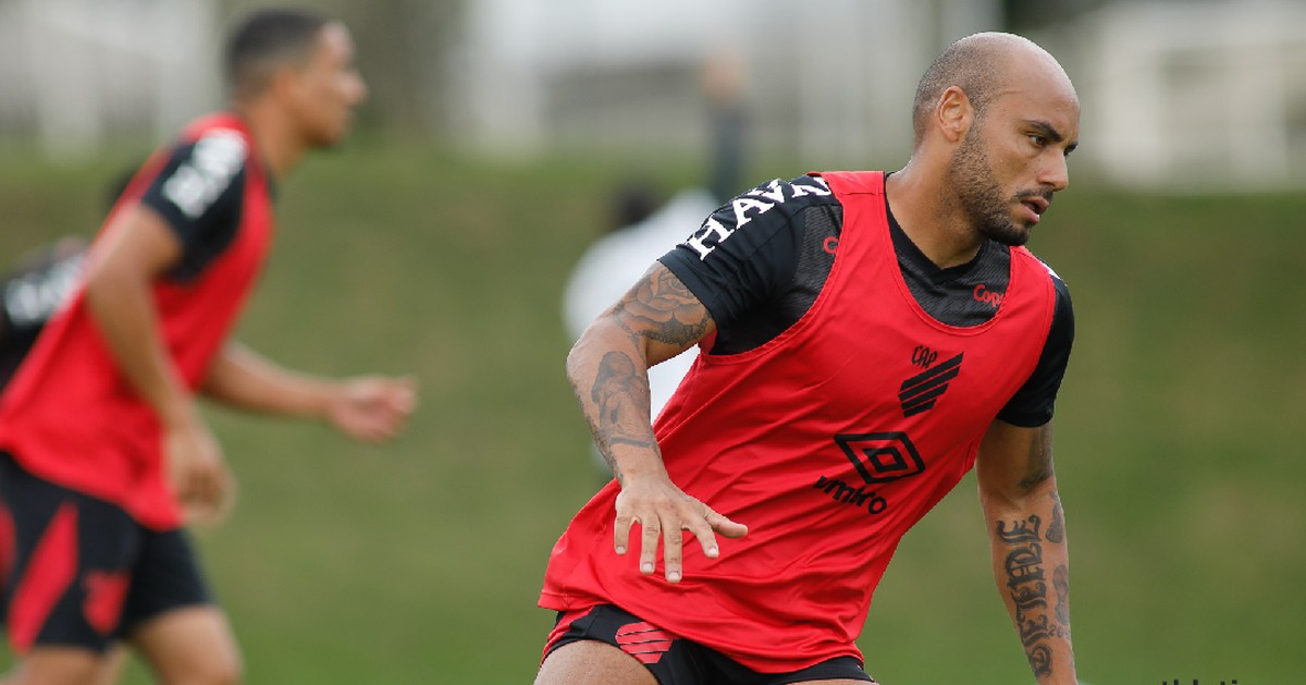 Após mais de dois meses, Jonathan se recupera de lesão e volta a ...