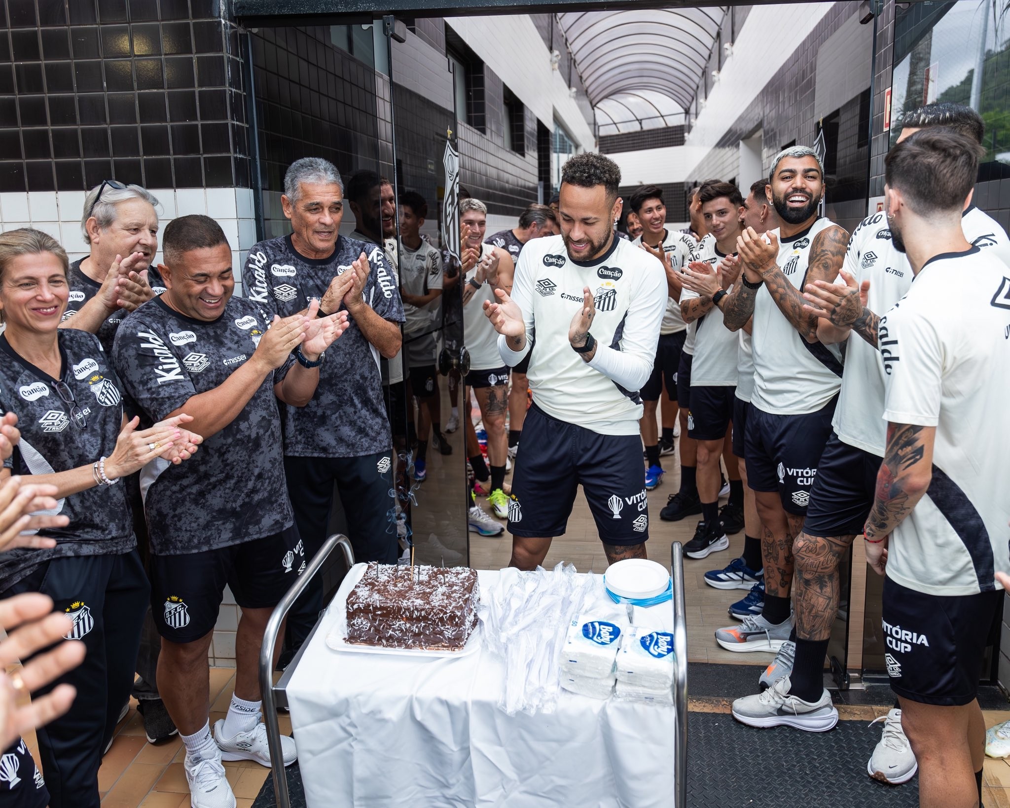 Neymar celebra 34 anos no Santos e prepara retorno aos gramados | Ge