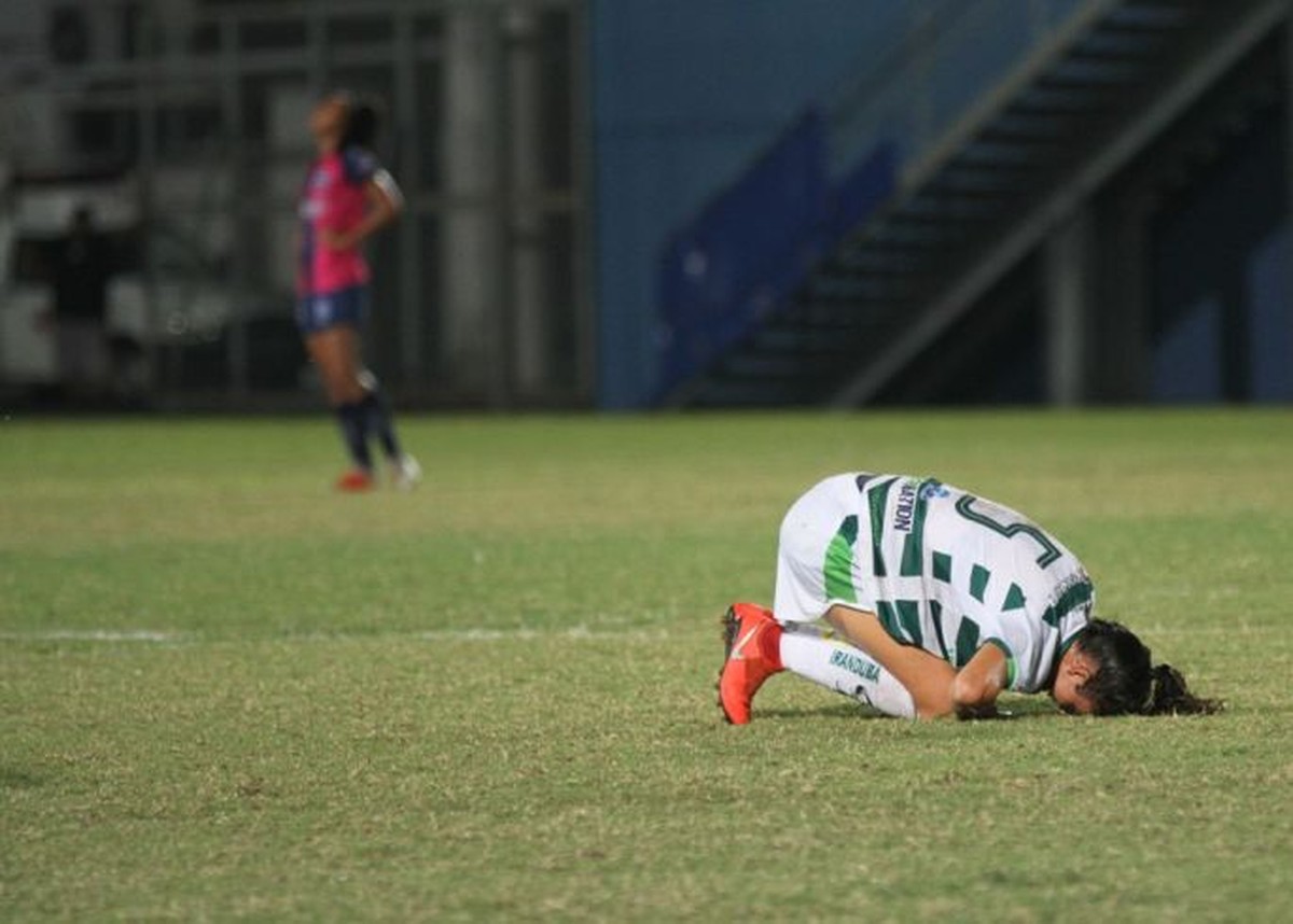 Sinara se despede nas redes sociais e deixa o Iranduba-AM após quatro ...