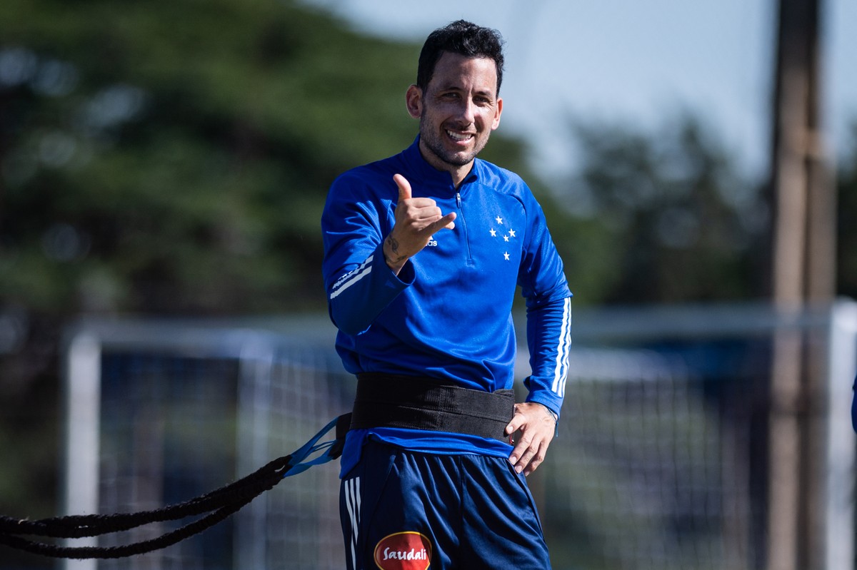 Ariel Cabral completa cinco anos de Cruzeiro, tem futuro ainda incerto ...