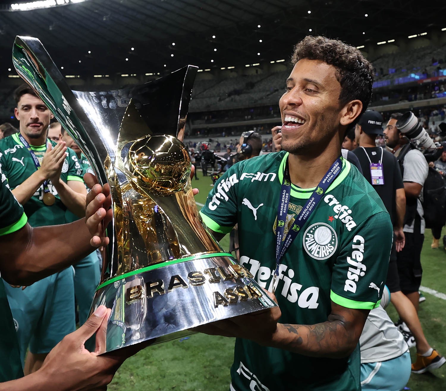 Palmeiras anuncia a renovação do contrato de Marcos Rocha | Ge