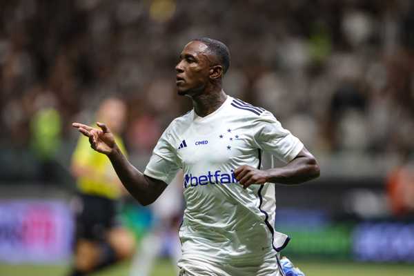 Cruzeiro abre conversas com atacante João Pedro para renovação; ideia é ...