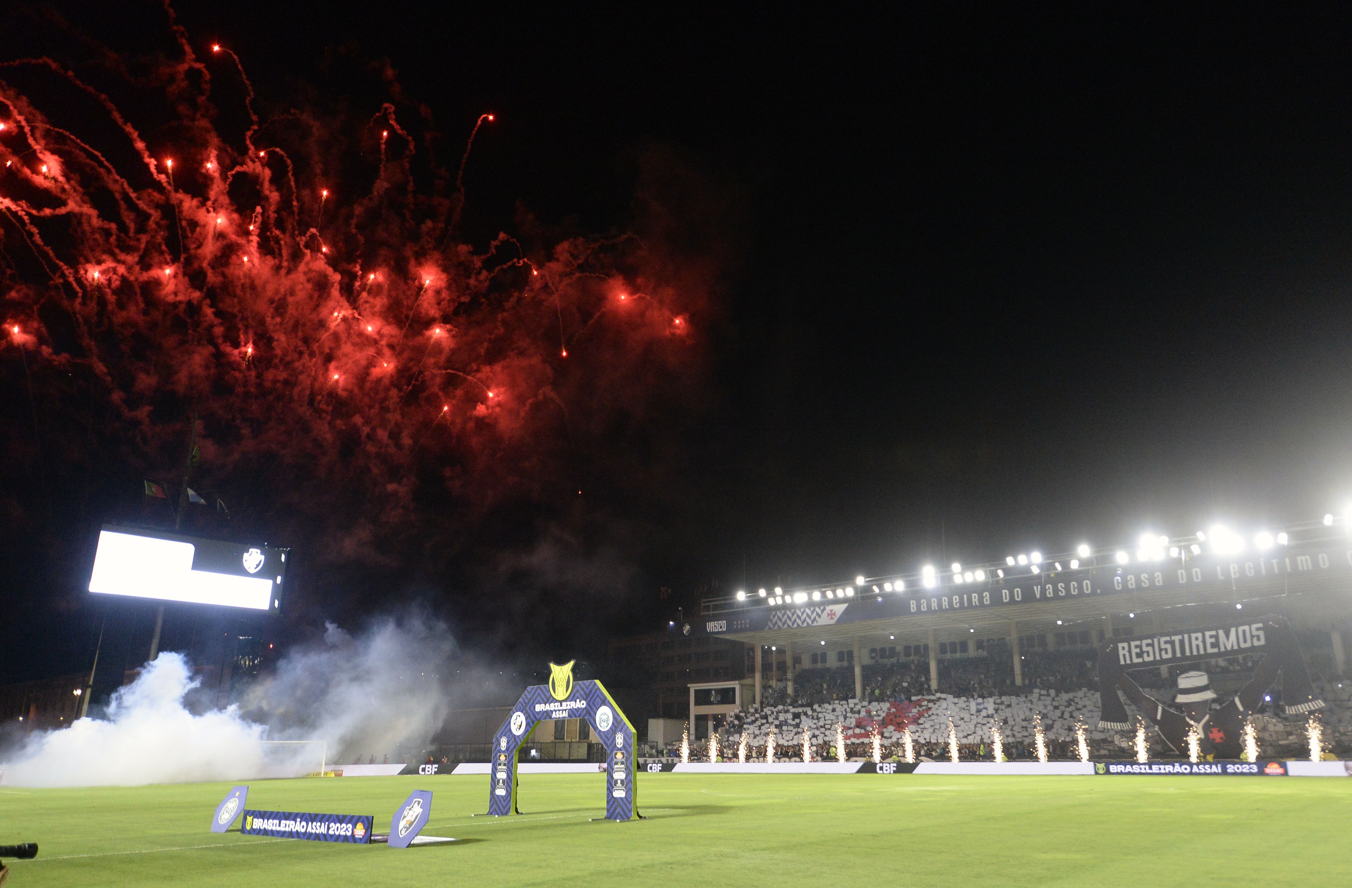 Após seca em casa, Vasco reencontra a torcida e embala como mandante no ...