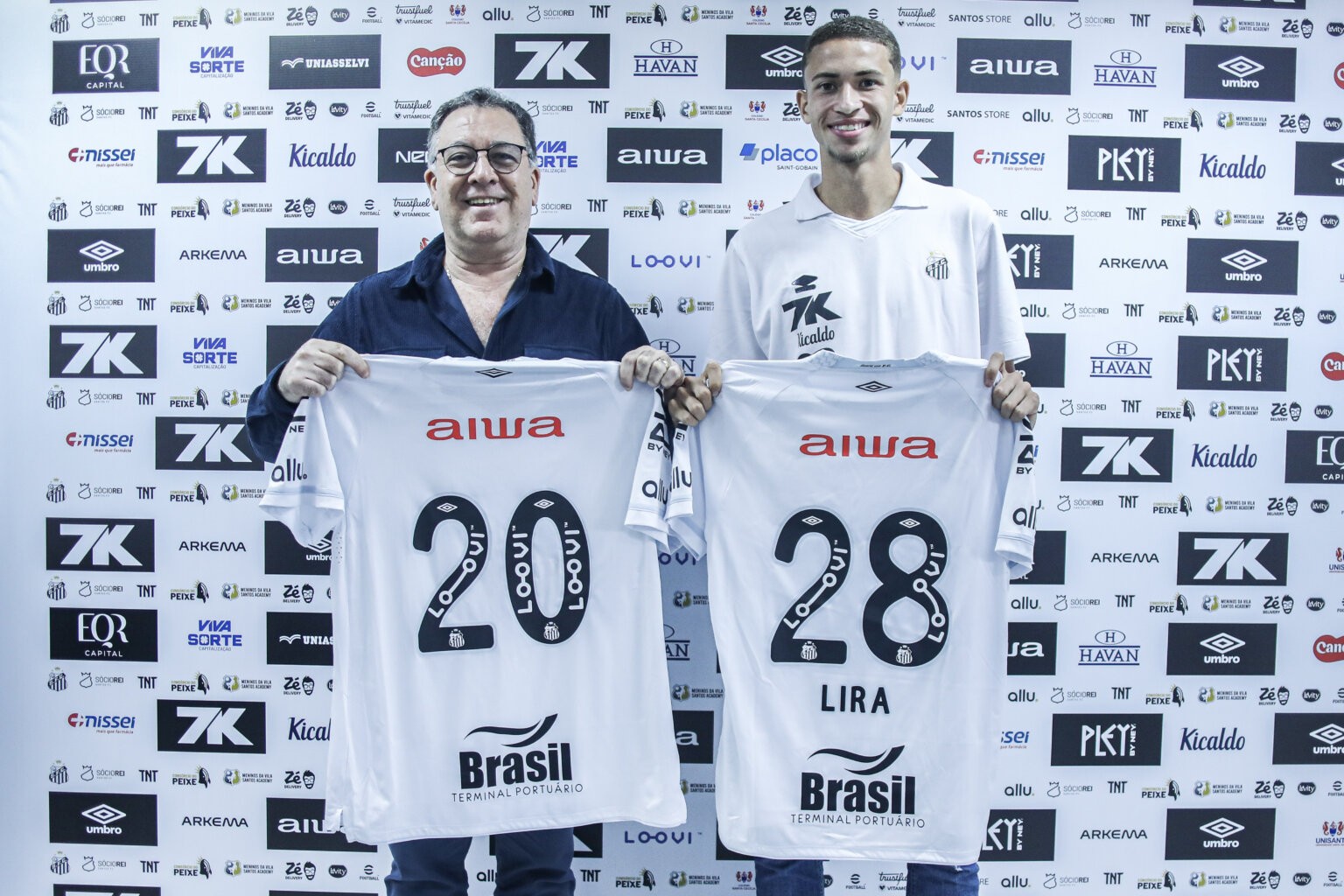 Vinícius Lira renova contrato com o Santos até agosto de 2028 | Ge