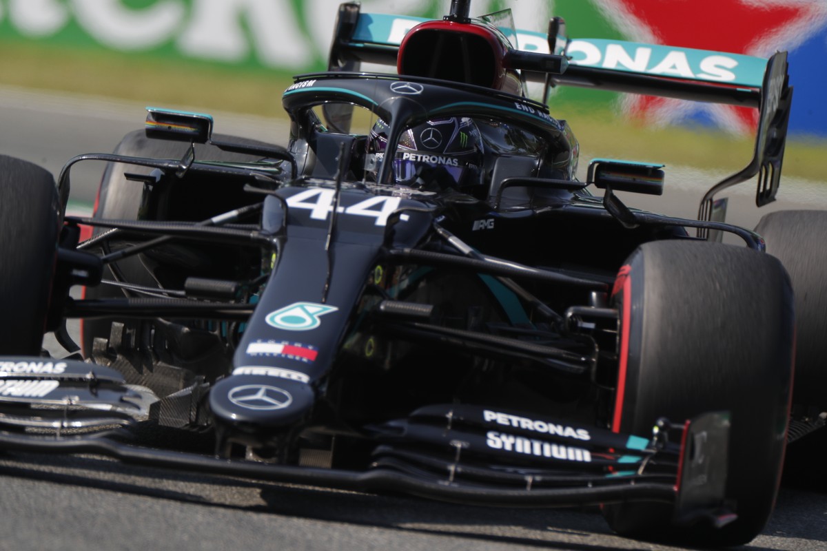 Sem definição sobre Hamilton, Mercedes marca lançamento do carro para a ...