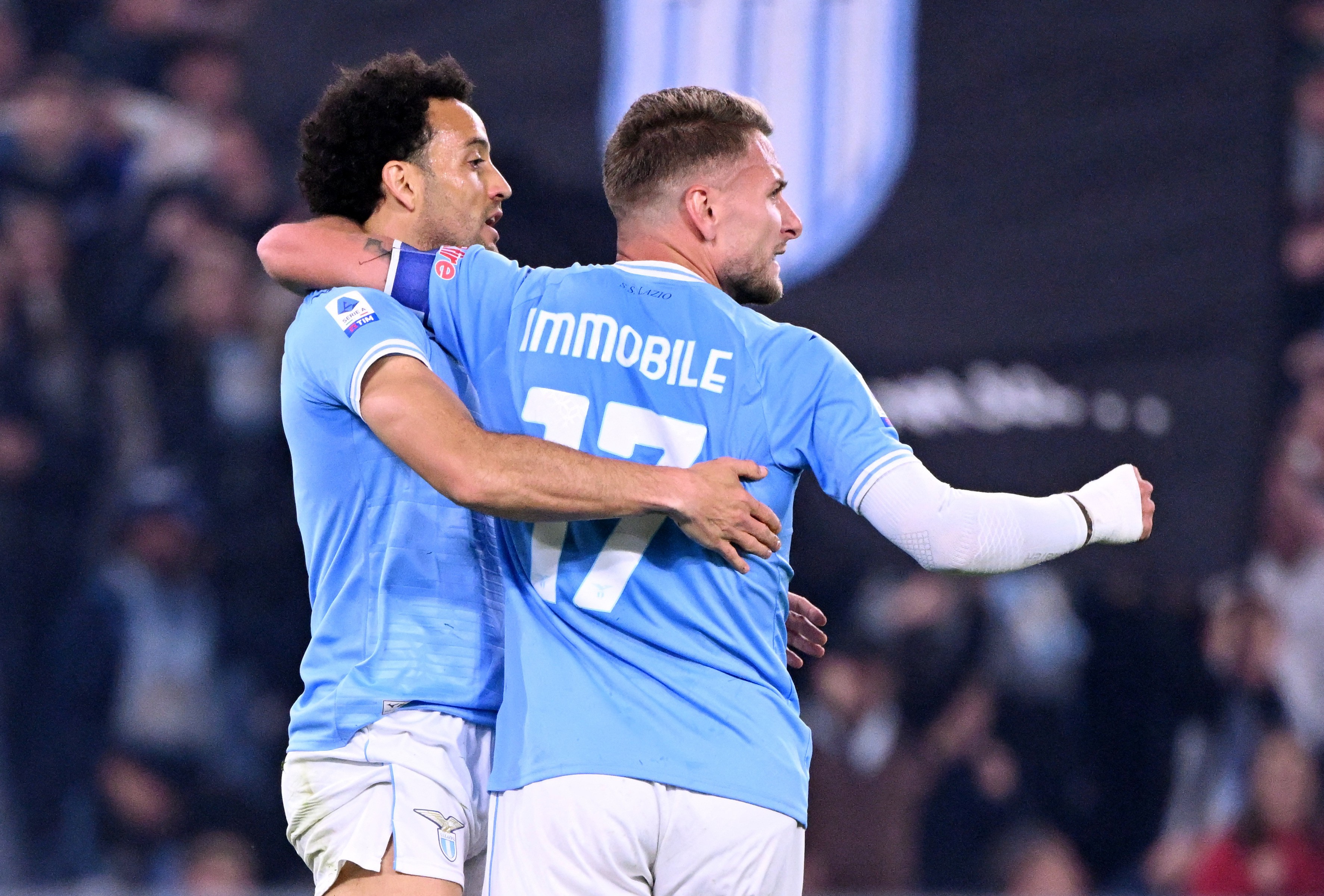 Felipe Anderson marca, Lazio vence e adia título do Napoli no Italiano