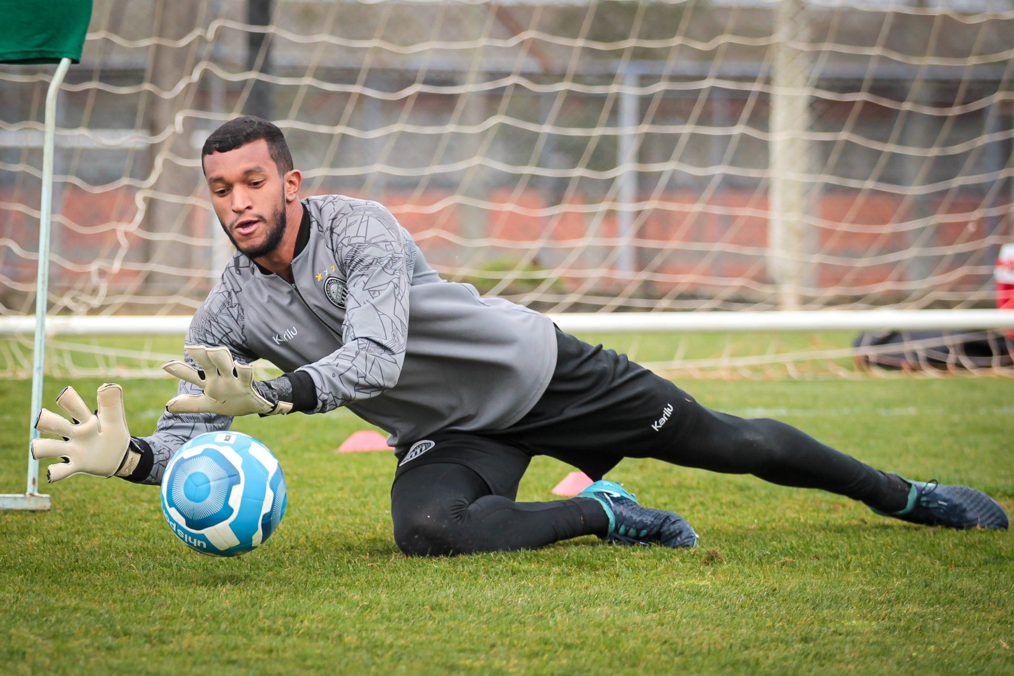 Escalação do Operário-PR: Suspenso, goleiro Rafael Santos não joga ...