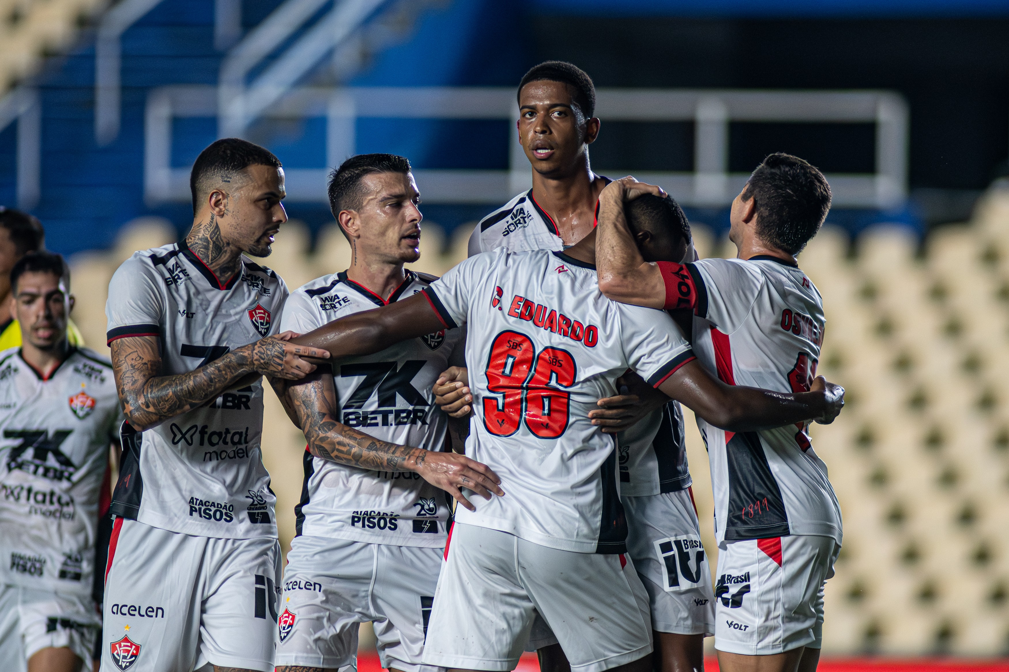 Atuações do Vitória: Alexandre Fintelman é o melhor contra o Moto Club ...