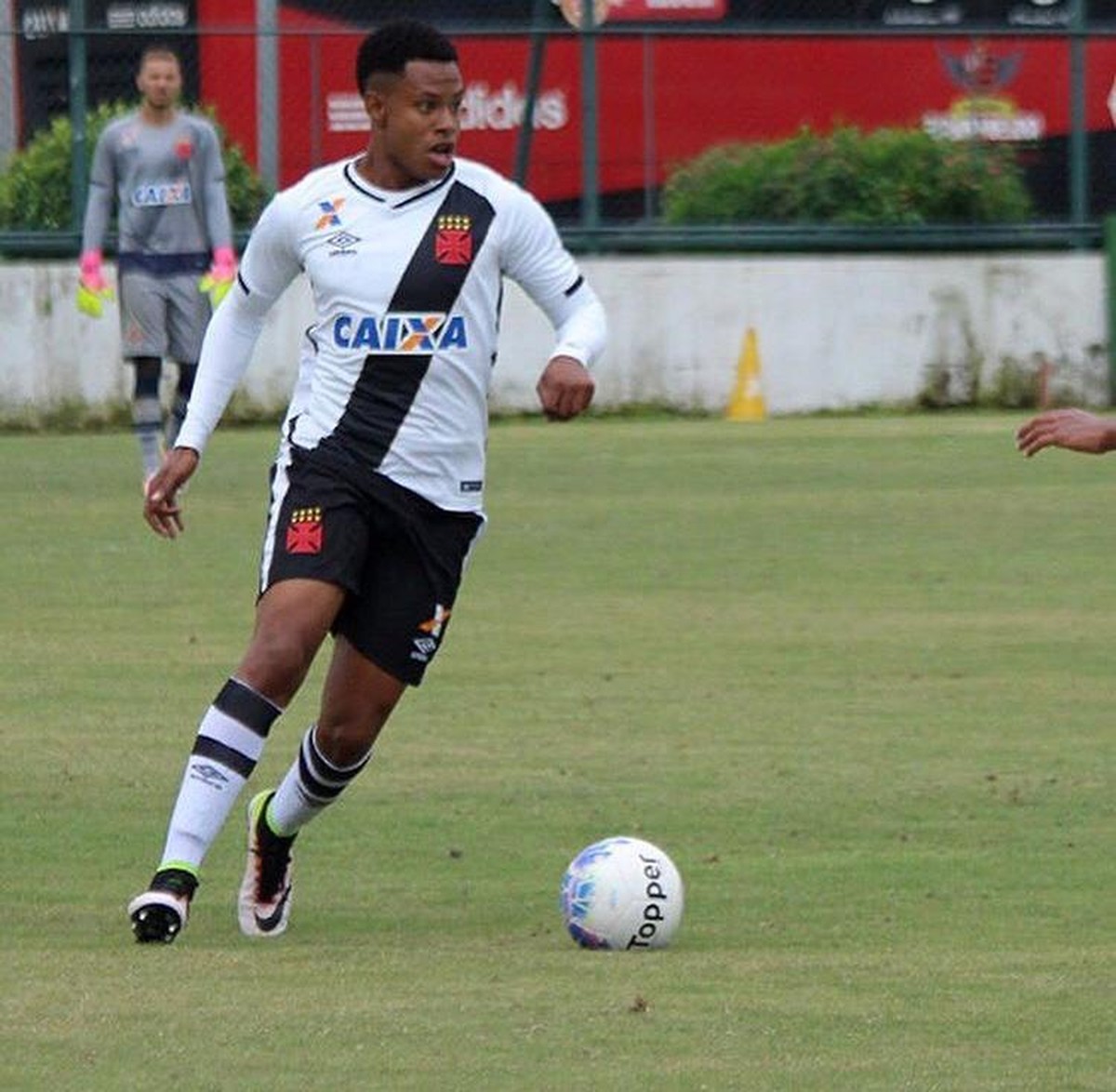 Conheça Matheus Jussa: renegado no Vasco, volante desbanca veteranos e ...